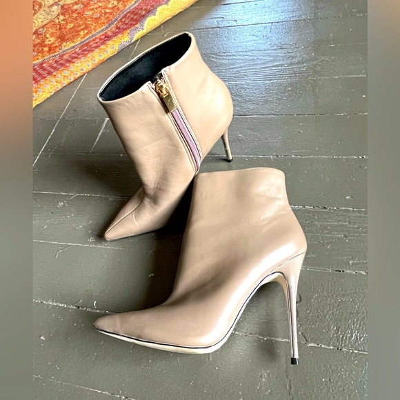 Saks Fifth Avenue | Shoes | Saks Fifth Avenue Tan Leather High Heel Pointy Toe Ankle Boots Size ...